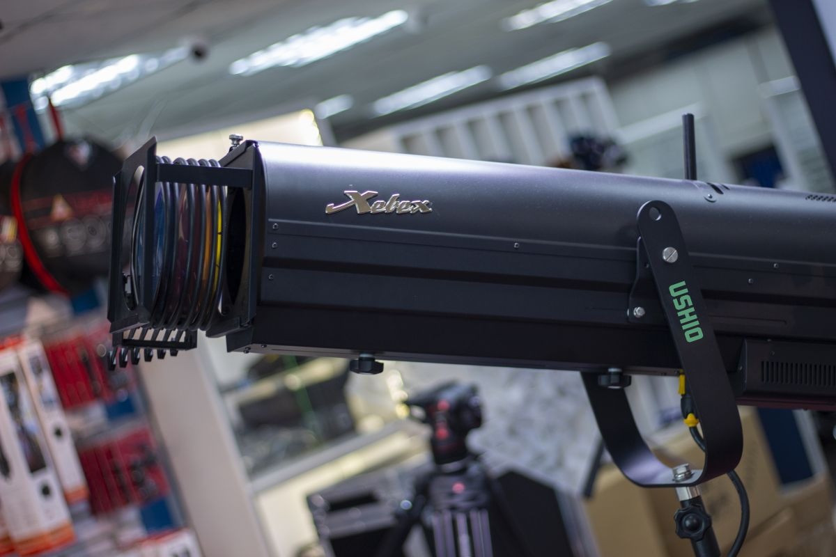 SAI-300 is the follow spotlight that provides an answer to maximize ...